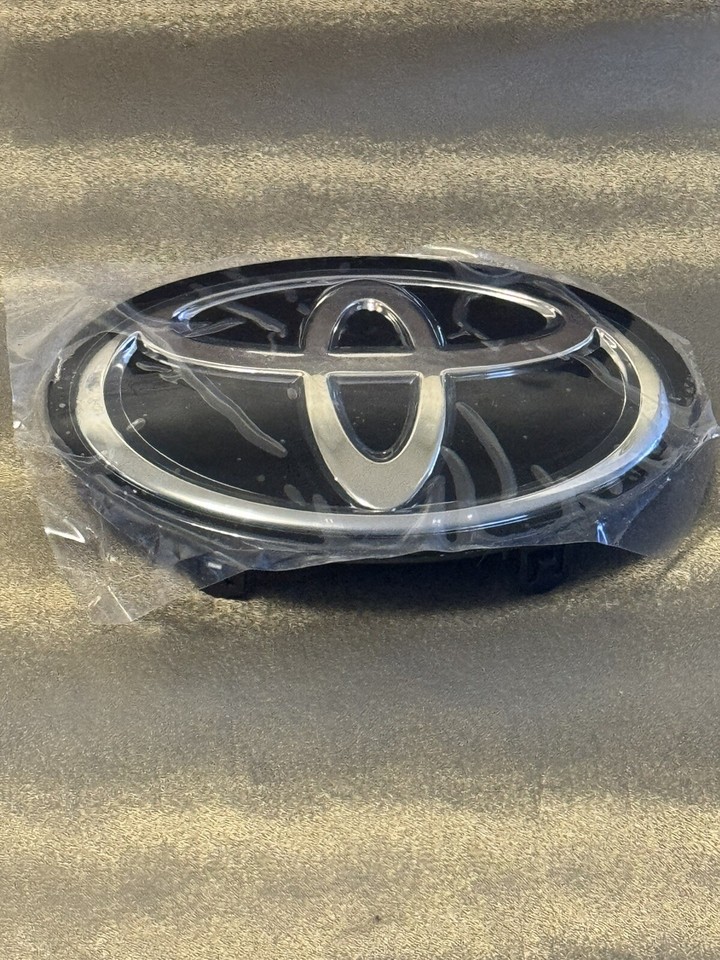 2020-2022 Toyota Highlander Front Grille Emblem Logo Radar Original ...