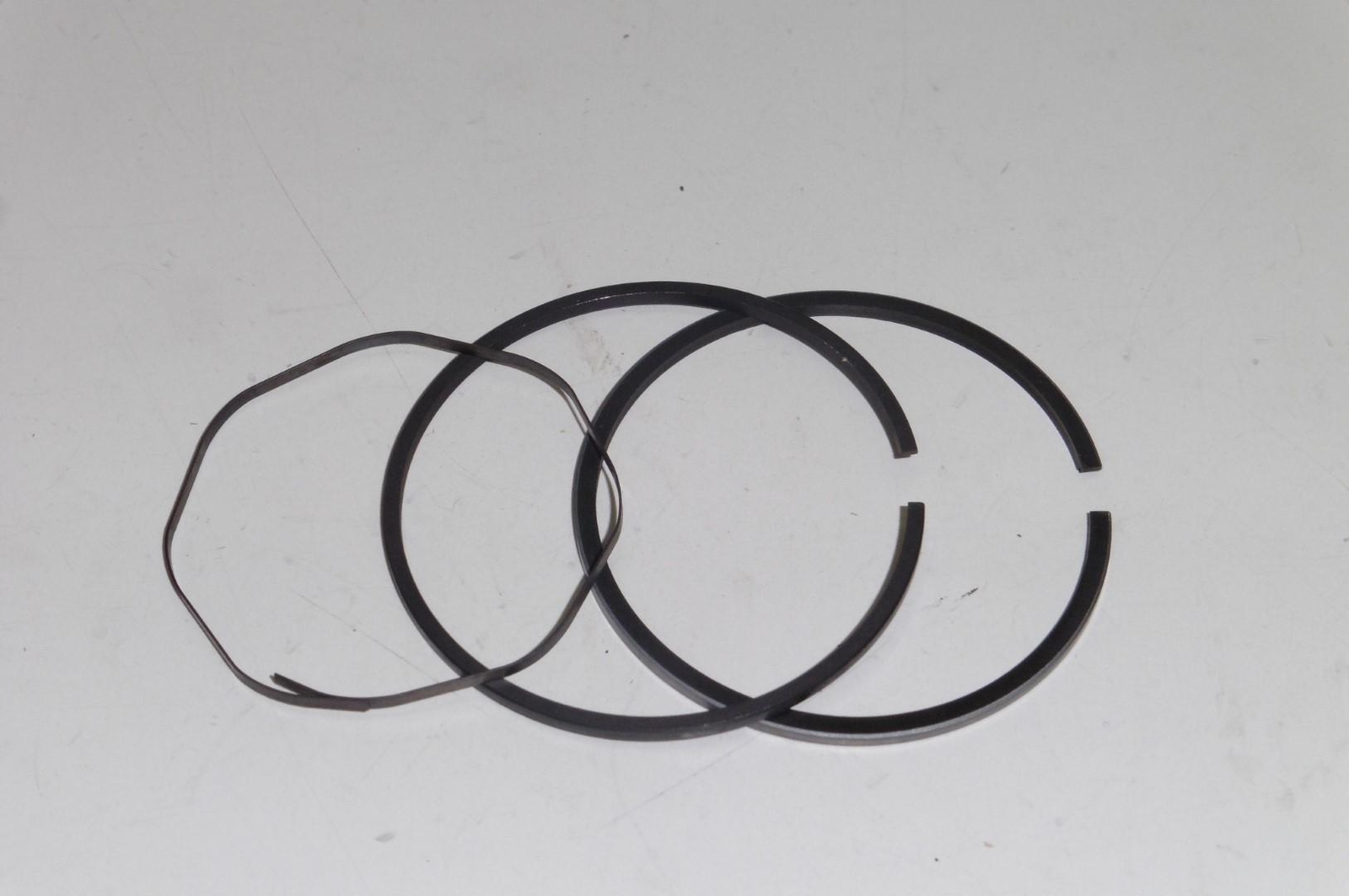 Kolbenringe Set Standard piston rings passt an Kawasaki B8 MB1 13008 ...
