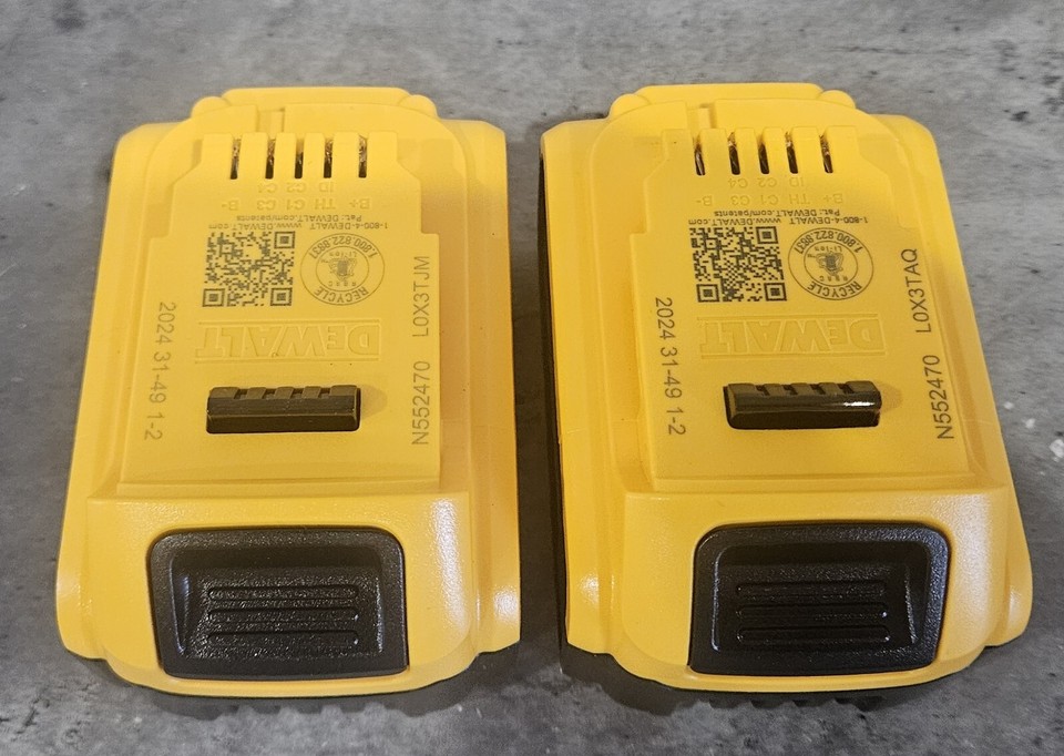 2 Brand New Dewalt 20 Volt 20v Max Li-Ion 5 AH Batteries DCB205 2024 ...