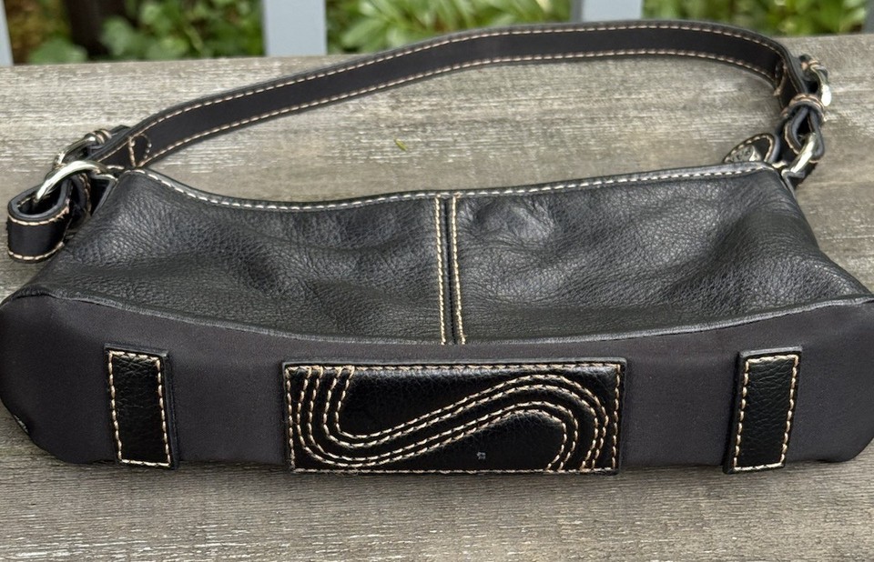 The Sak Black Pebbled Y2K Small Purse Shoulder Carry Zip Up Hand Bag | eBay