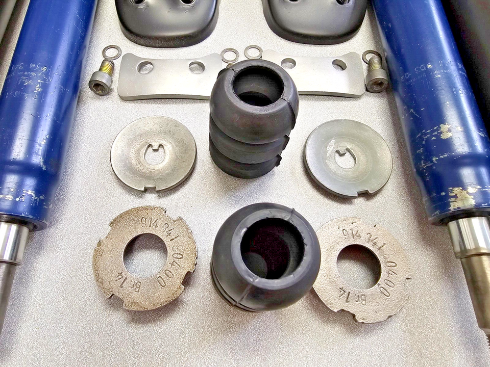 VERY NICELY RESTORED PAIR OF ORIGINAL PORSCHE 914 FRONT STRUT ...