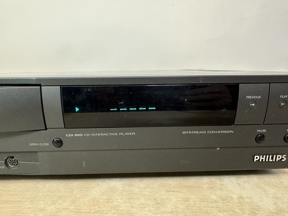 Philips CDI-910 Console/System ONLY w/ No Remote, Cords, Etc. Powers On ...
