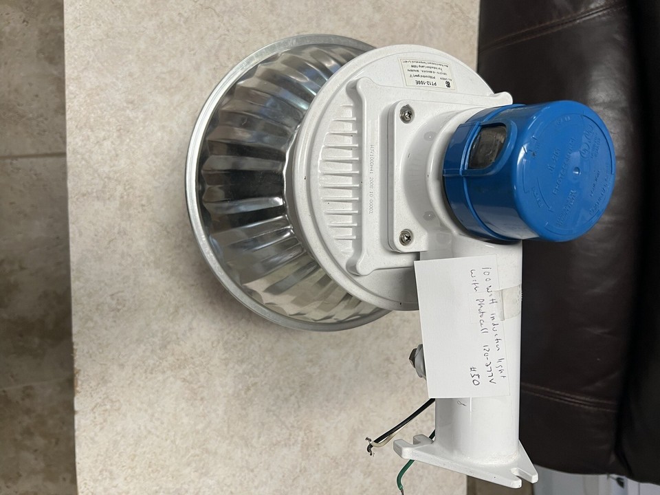 JK Lighting . 100watt Induction Light Fixture With Photo Cell. 120-277 ...