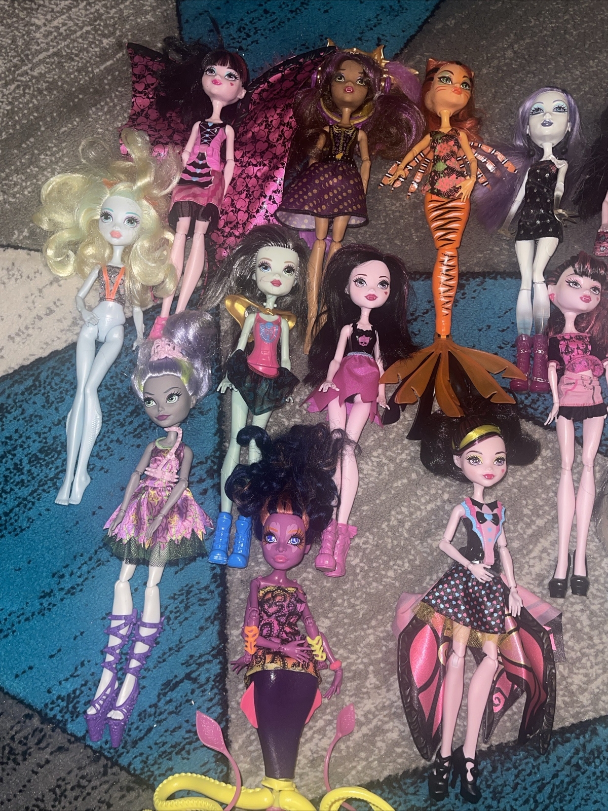 Monster High Large Lot Of 18 Dolls Most w Outfits! Rares Variety Some ...
