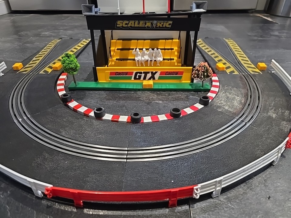Scalextric Classic Track Layout Scalextric Classic Track Scalextric ...