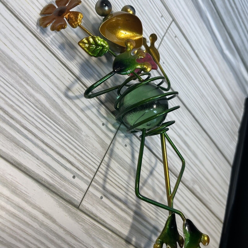 Mr. Wiggles Metal Frog Flower Garden Pick Frog Orange Flower Garden ...