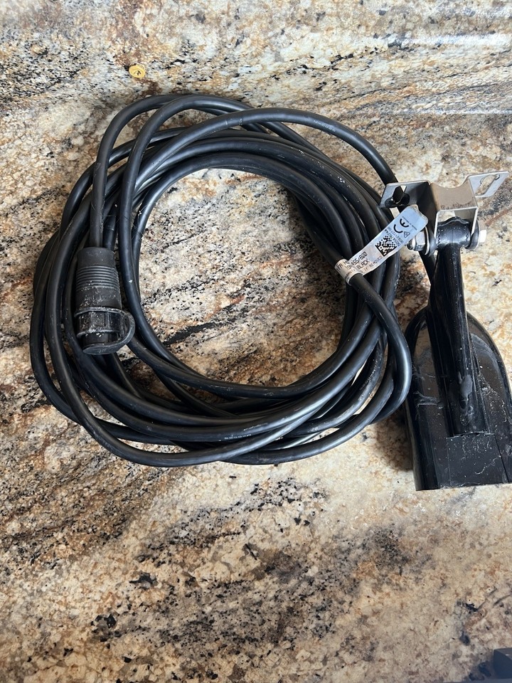 Simrad GO12 XSE Chartplotter Boat Sonar GPS with Power Cables | eBay