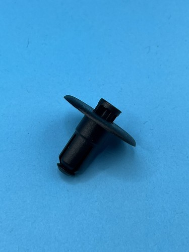 (Bag of 10) Radiator Support Sight Shield Push In Retainers for GM ...