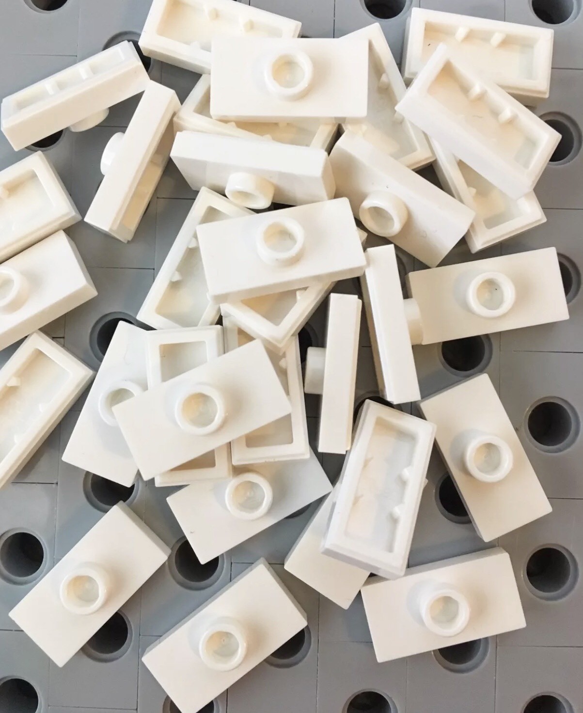 Lego 50 White Modified 1x2 Plate with 1 Stud W/ Groove Bottom Stud ...