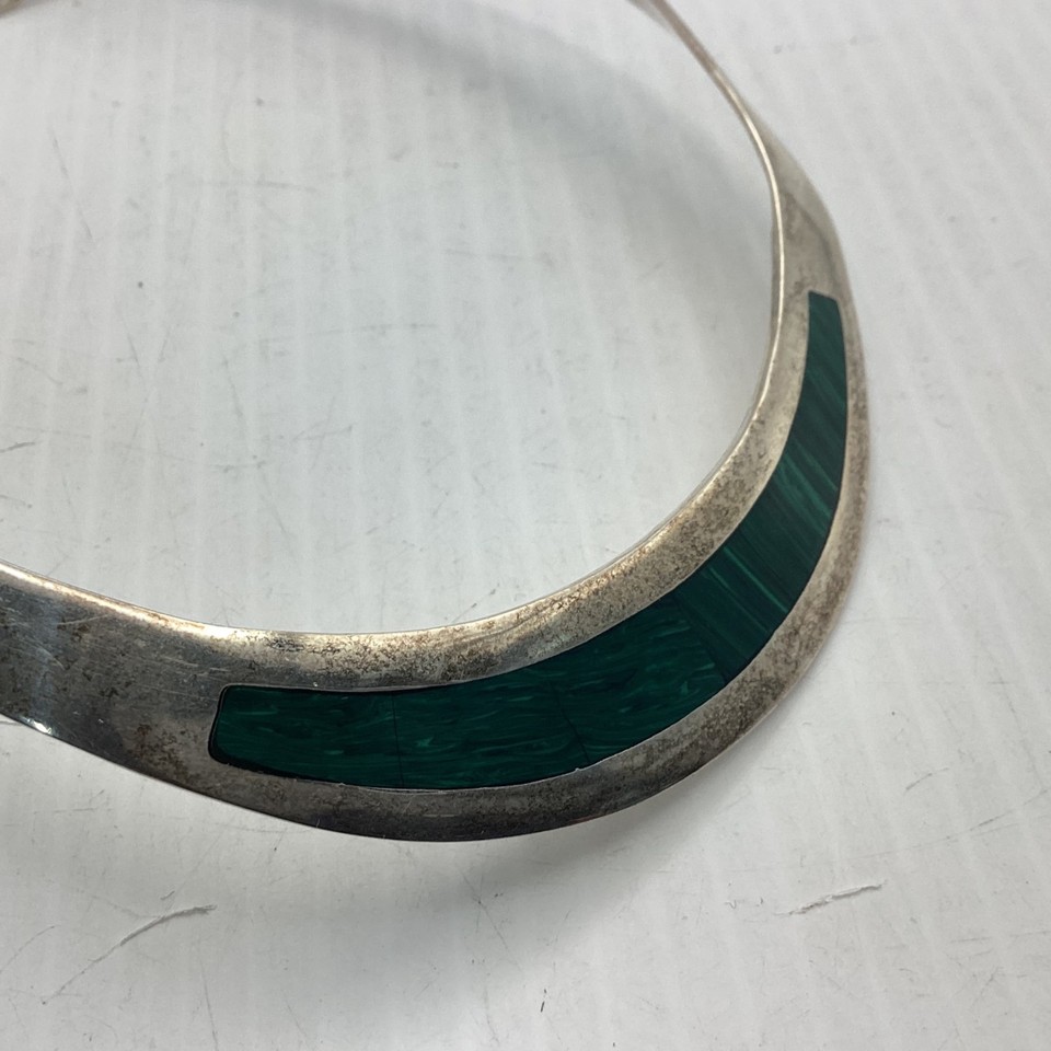Silver 14cm Diameter Green Stone Torque Choker Necklace 32.18g (F2) W ...