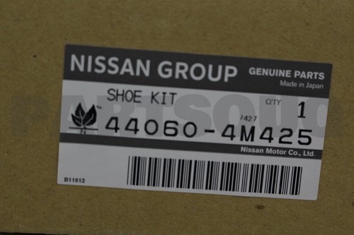 440604M425 Genuine Nissan SHOE SET-REAR BRAKE 44060-4M425 | eBay