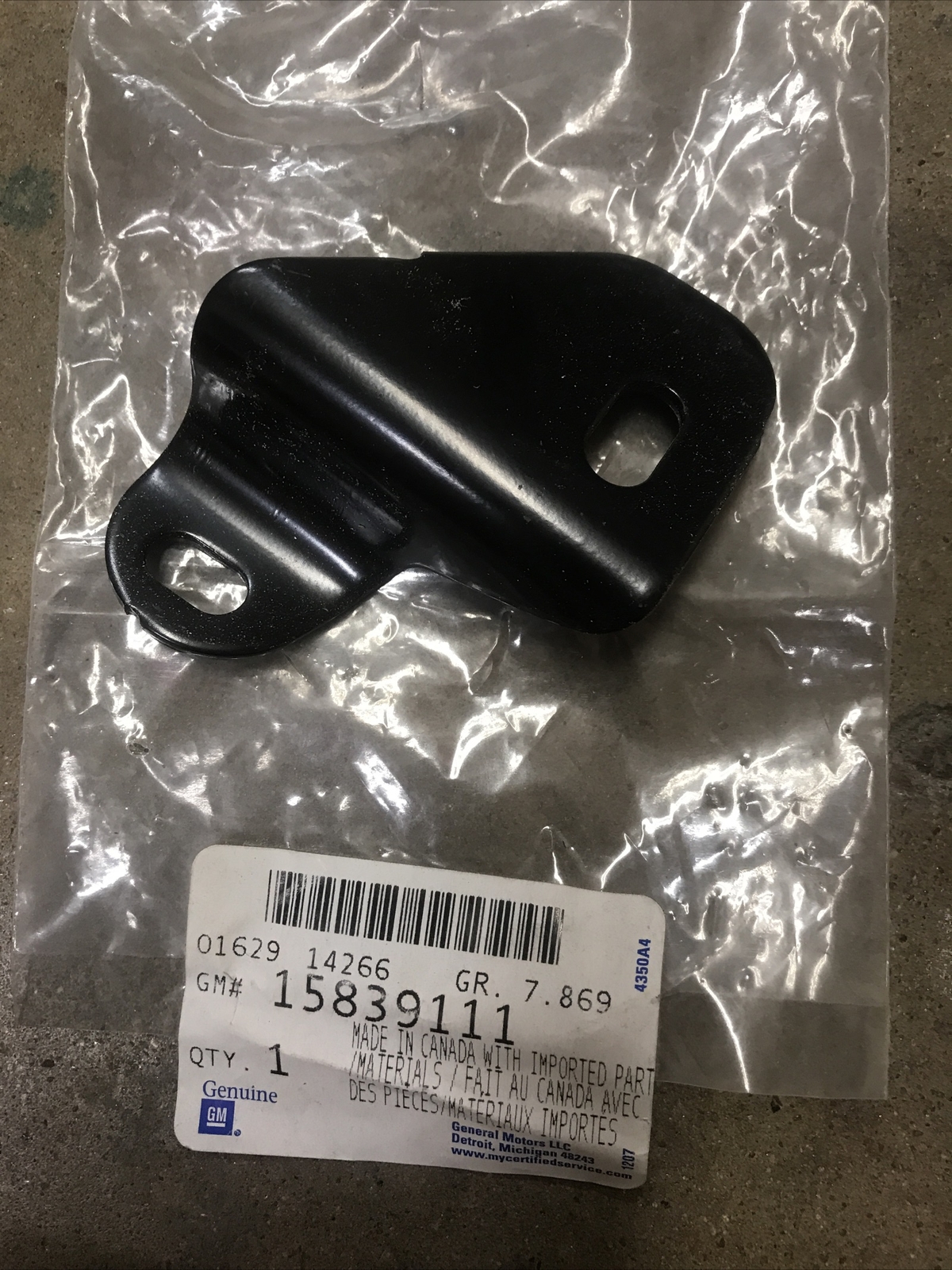 GM OEM New Front Bumper Outer Fog Lamp Support Bracket Right 15839111 ...