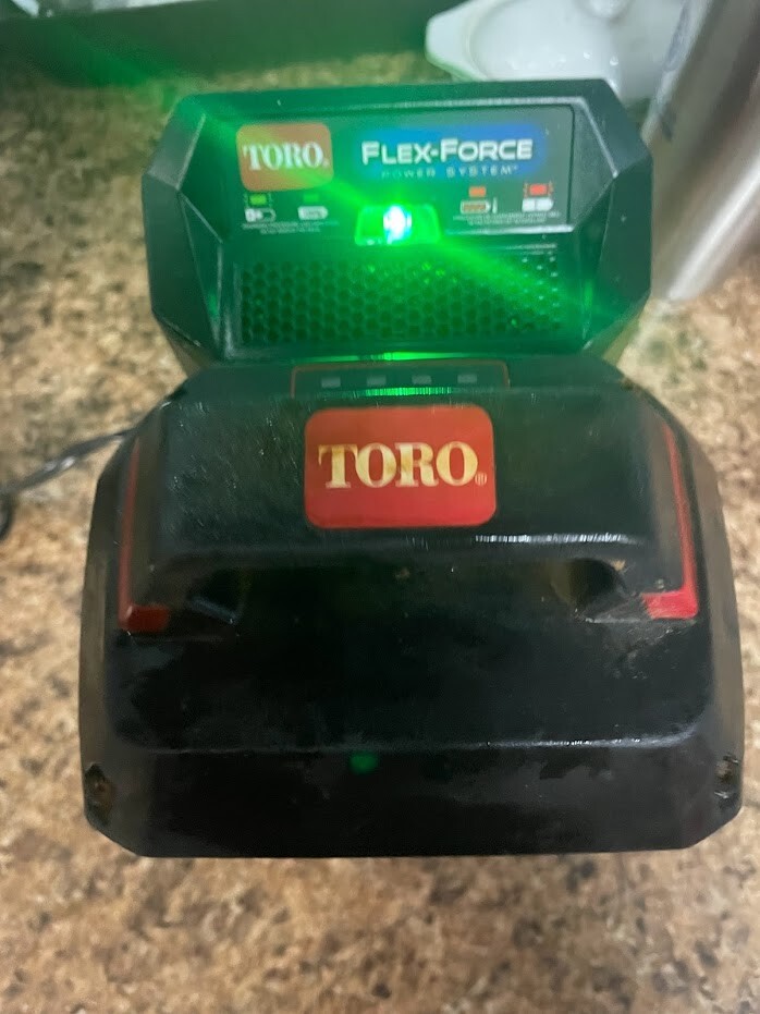 TORO Flex-Force Power System 60-Volt Max 5.0 Battery USED W/CHARGER ...