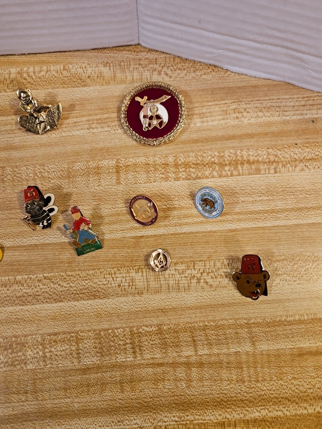 VINTAGE MASONIC ROYAL ORDER OF JESTERS SHRINERS PINS, CUFFS, KEYCHAIN ...