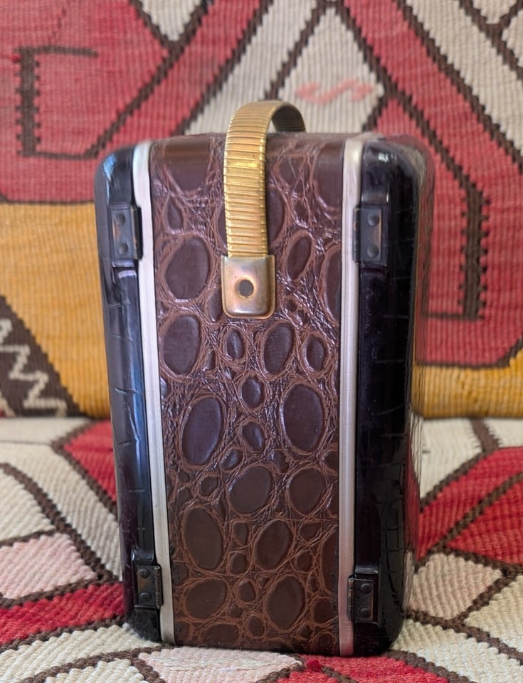 1949 TOM THUMB "BUDDY" MINI TUBE PORTABLE RADIO POST WORLD WAR II GEM ...