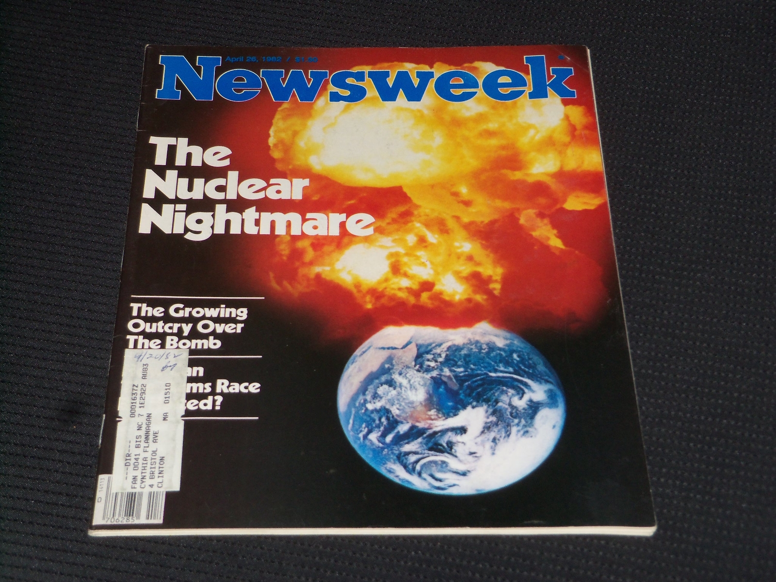 1982 APRIL 26 NEWSWEEK MAGAZINE - NUCLEAR NIGHTMARE FRONT COVER - L ...