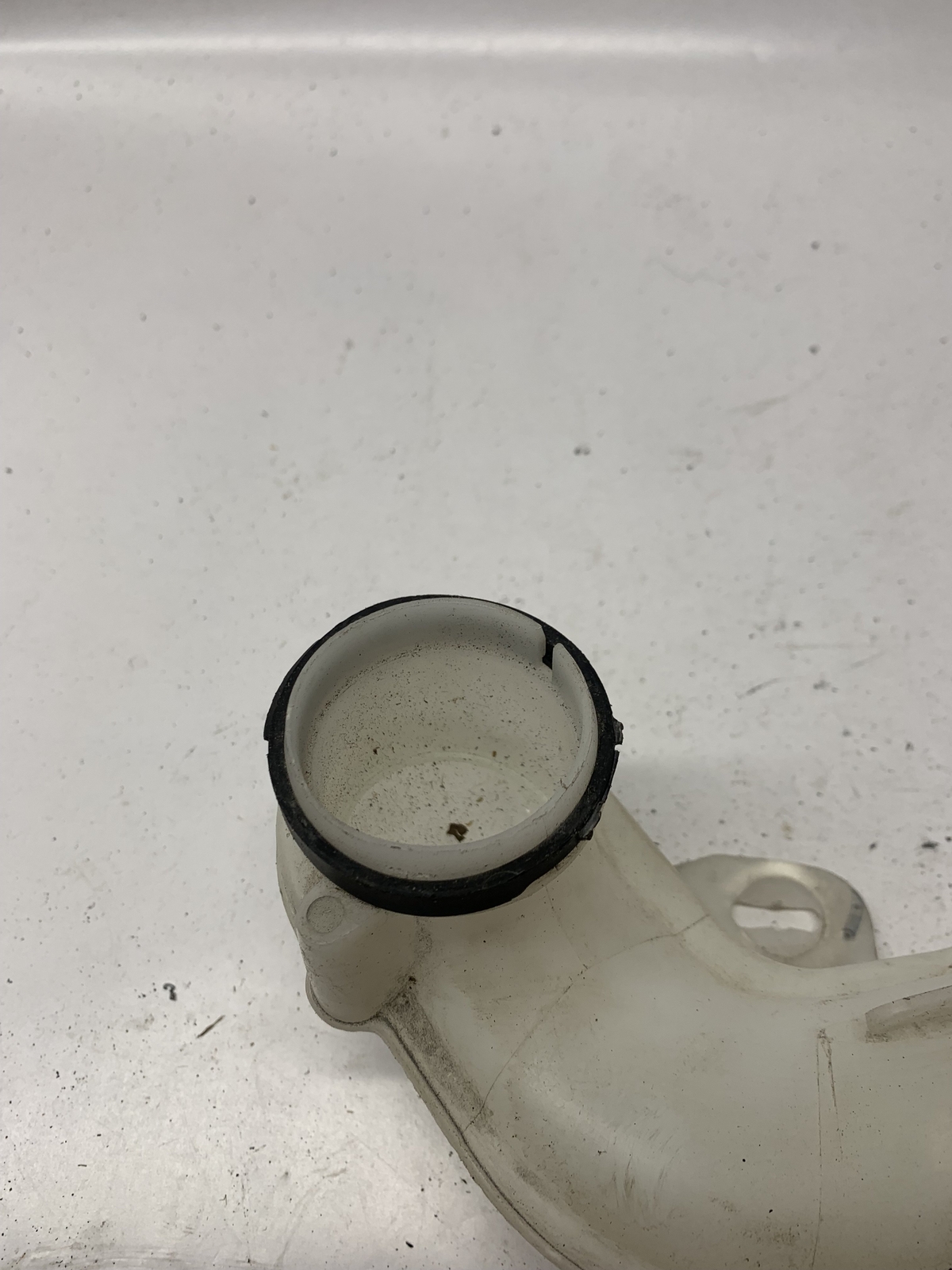 2018 CHEVROLET CAMARO 6.2 Washer Reservoir Tank Filler Neck Pipe ...