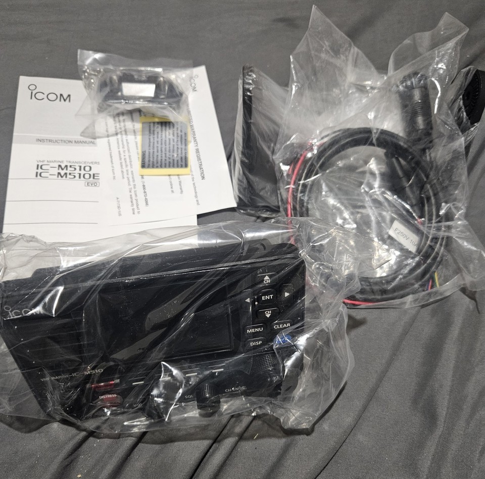 Icom M510 Fixed-Mount VHF Marine Radio With DSC And LCD Display ...