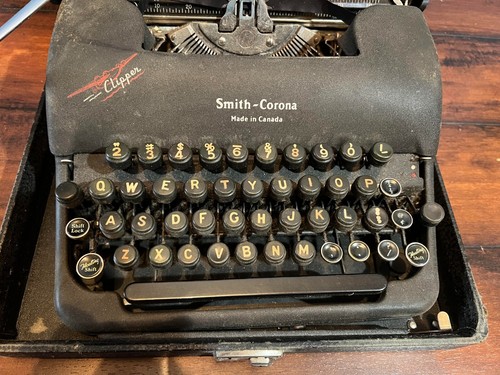 Vintage Smith Corona CLIPPER Portable Typewriter with Case | eBay