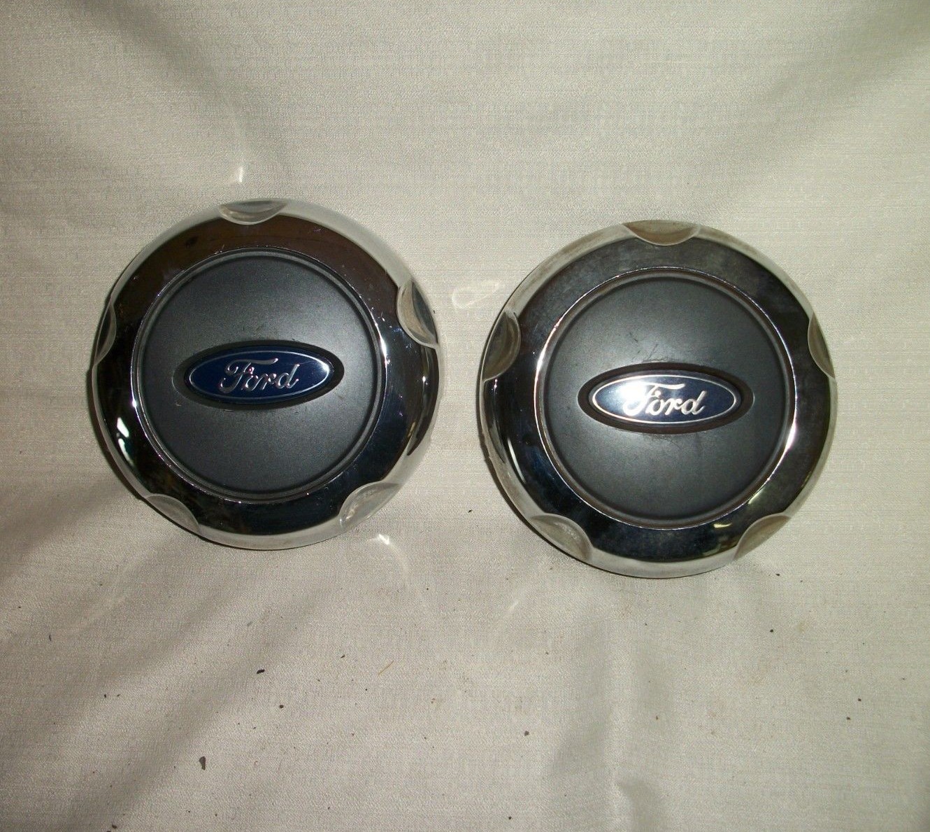 02 03 04 05 Ford Escape Center Cap Chrome with Grey Center 1L24-1a096 ...