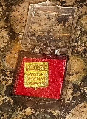 MONTGOMERY WARD MASTER SHOEMAN AWARD shoe Salesman METAL PIN vtg IN ORIGINAL BOX | eBay