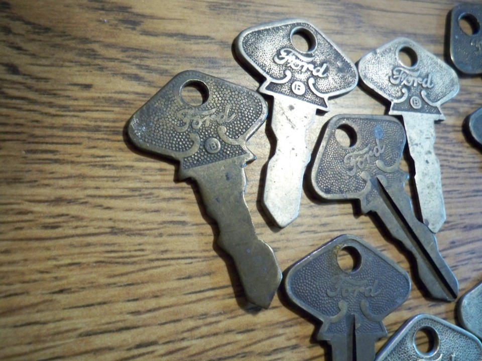 LOT OF 11 MODEL T FORD IGNITION KEYS. | eBay