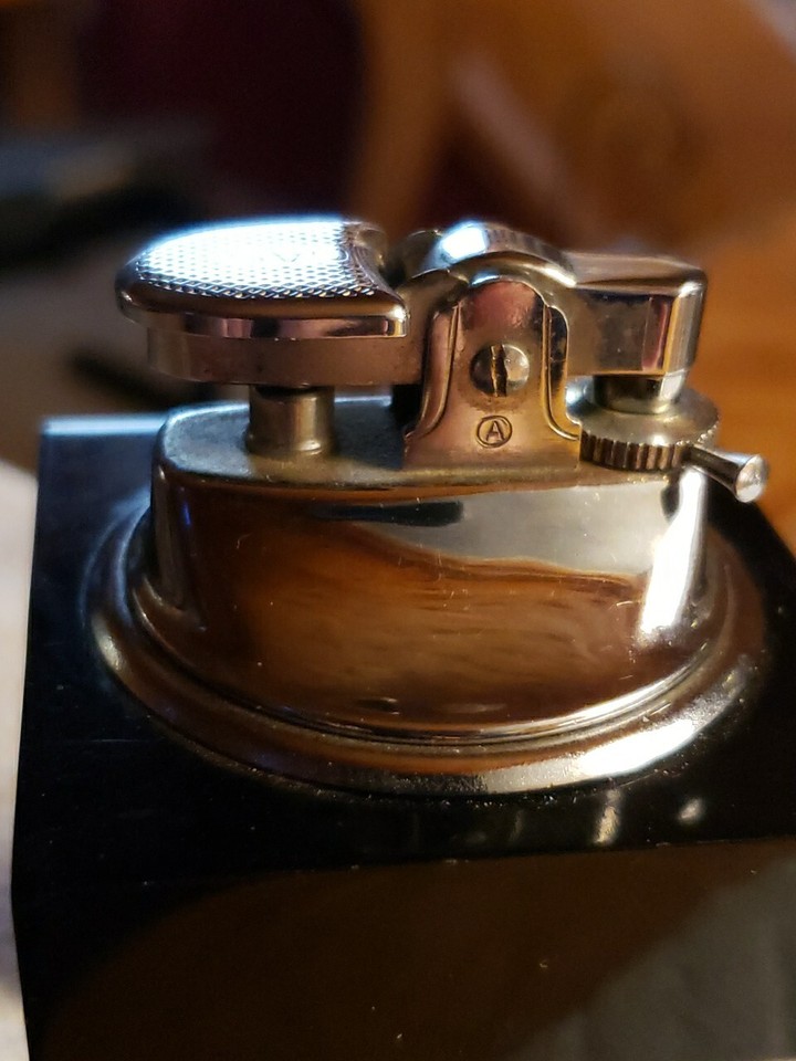 Vintage Penguin 60s-70s Gas Lucite Table Lighter - Oyster Shell And ...