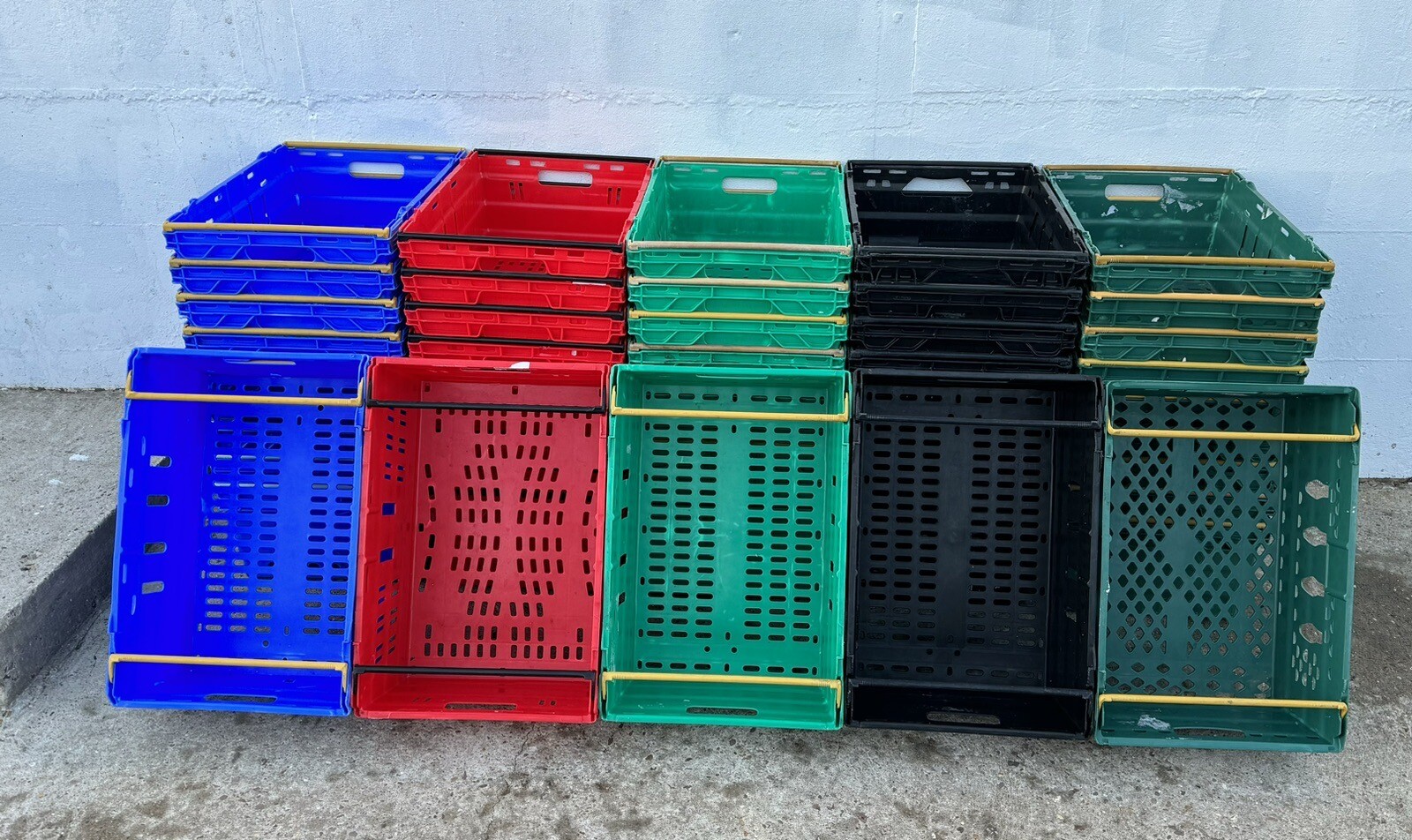 5 x Deep Bail Arm Crates / Bale Arm Plastic Stacking Boxes 60 x 40 x ...
