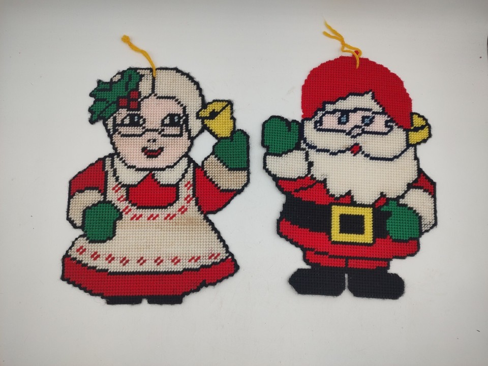 Needlepoint Plastic Canvas Santa Claus & Mrs Claus Yarn Art Vintage 13 ...