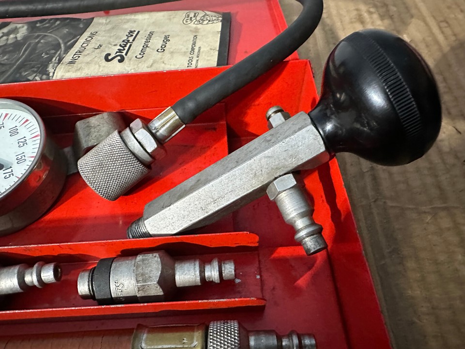 VTG SNAP-ON COMPRESSION GAUGE TESTER IN METAL BOX W / EXTRA'S ...