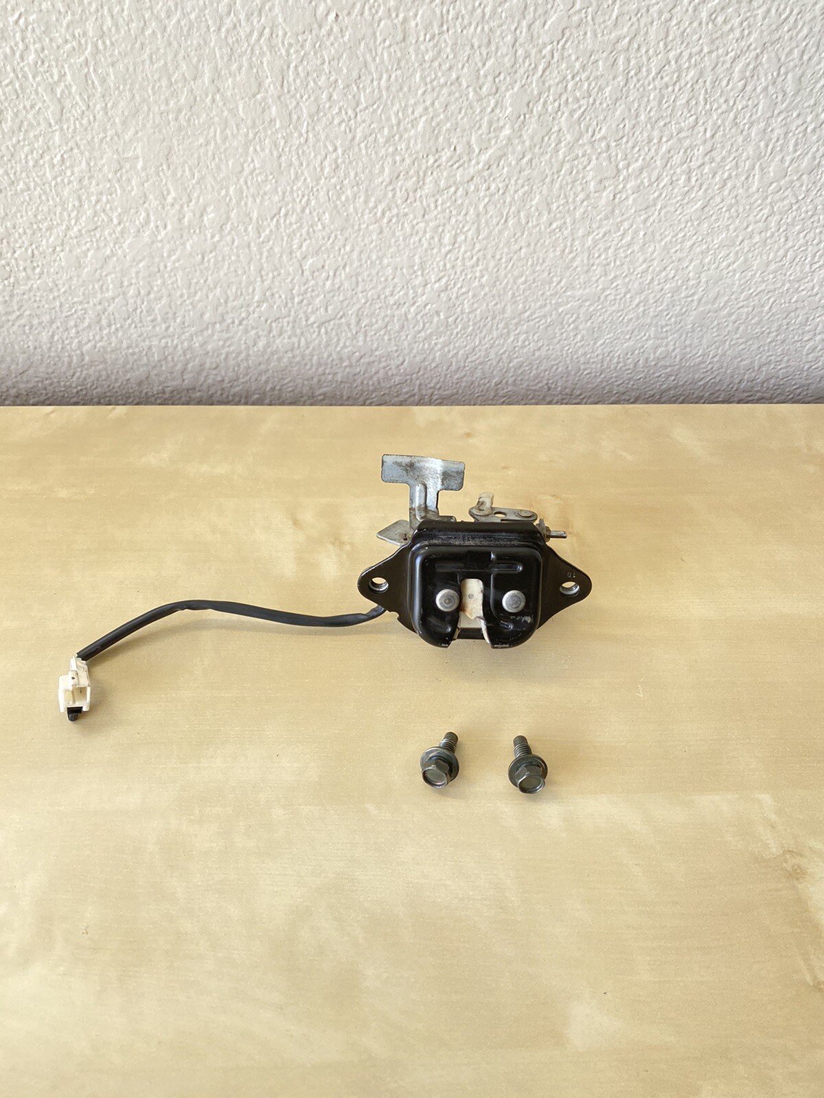 97-04 Nissan Pathfinder SUV Rear Trunk Latch Tail Gate Lock 01-03 ...