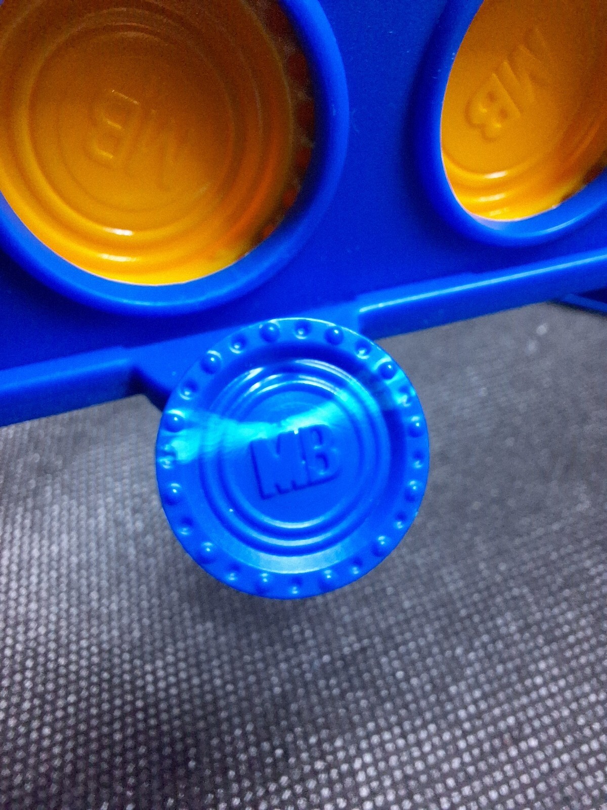 MB Games Connect 4 Classic Game of Counter Connections 2004 Complete ...