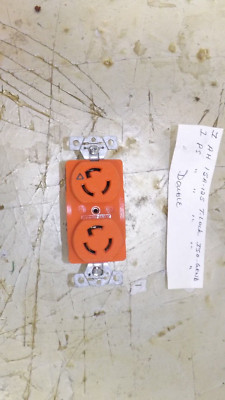 15A 125V IG4700 (ISOLATED GROUND) ORANGE DUPLEX TWIST LOCK RECEPTACLES ...