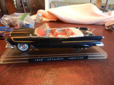 VINTAGE 1958 CHRYSLER IMPERIAL MODEL KIT - BUILT - IN HARD CASE - 1:25 ...
