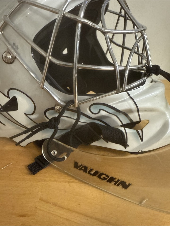 ITECH Hockey Goalie Helmet Mask - Size Youth - W/Throat Protector ...