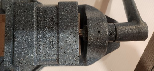 L.S STARRETT ATHOL MASS CAT 1024 VISE - ORIGINAL PAINT, ORIGINAL PKG ...