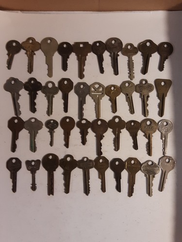 Antique Vintage Lot Of 40 Miscellaneous Keys Some Marked (Lot #10) | eBay