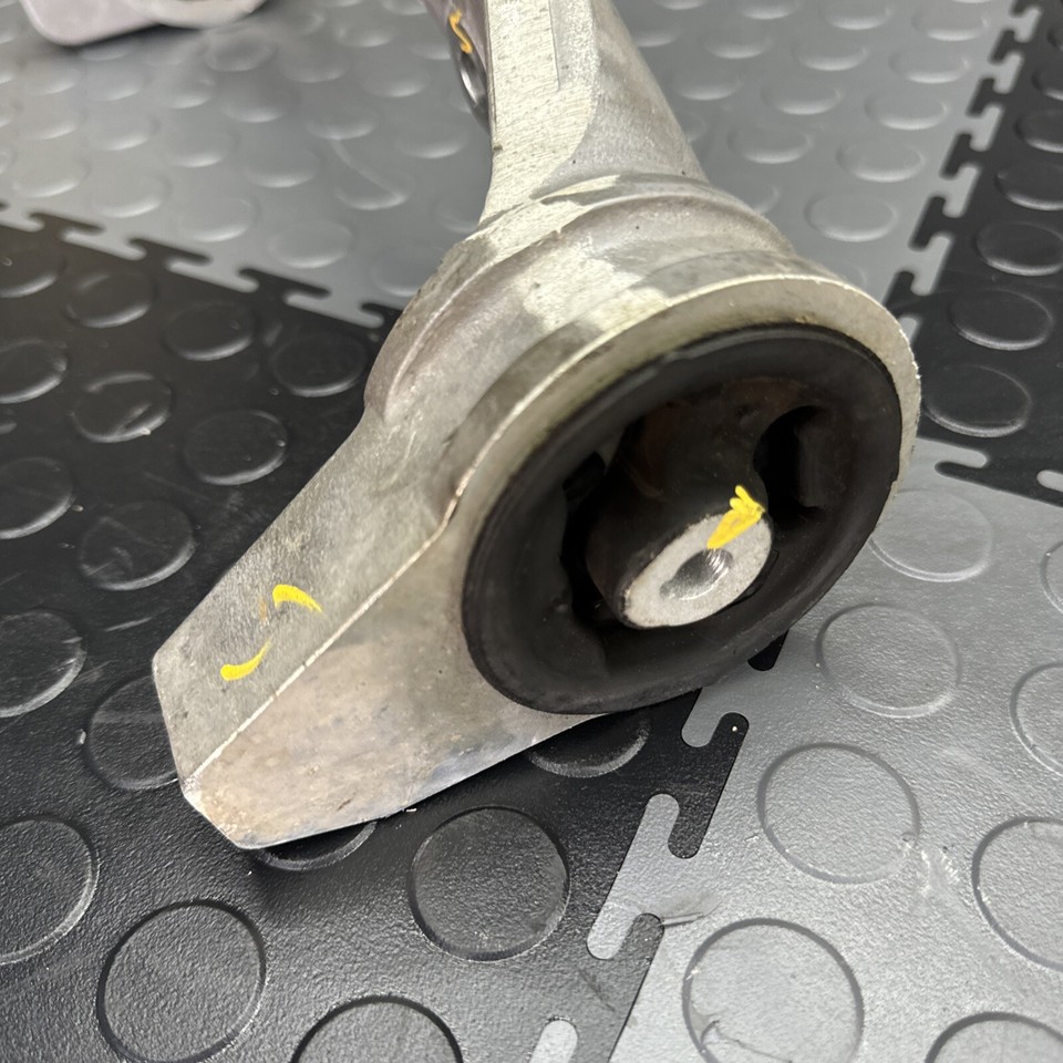 2016-2023 MAZDA MX-5 MIATA REAR DIFF BRACKET BUSHINGS DIFFERENTIAL ...