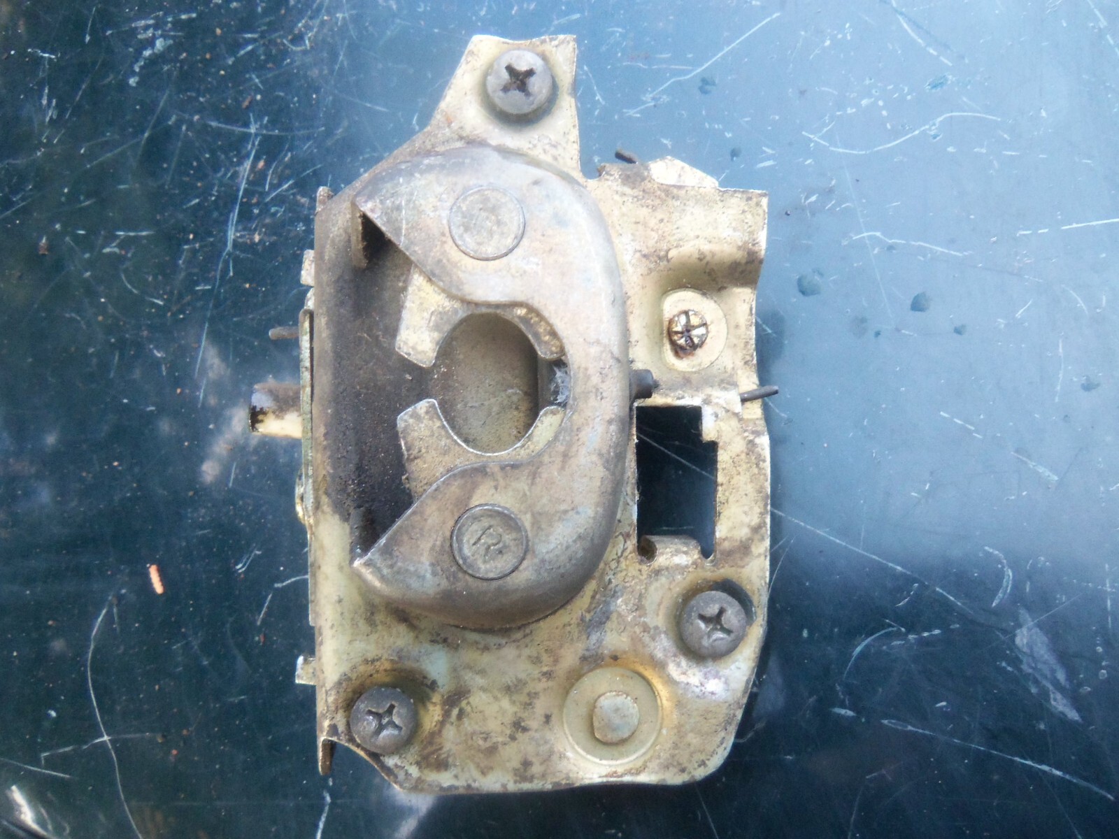 FORD RIGHT HAND REAR DOOR LATCH XA XB XC FAIRMONT ZF ZG ZH FAIRLANE P5 ...