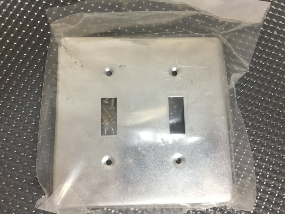 KILLARK 2 FT STAMPED ALUMINUM FS BOX COVER FOR TWO TOGGLE SWITCHS 1 LOT ...