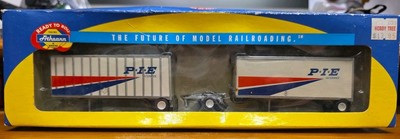 ATHEARN TRAINS HO SCALE SEMI TRUCKS 2 PIE 28' WEDGE DOLLY TRACTOR ...