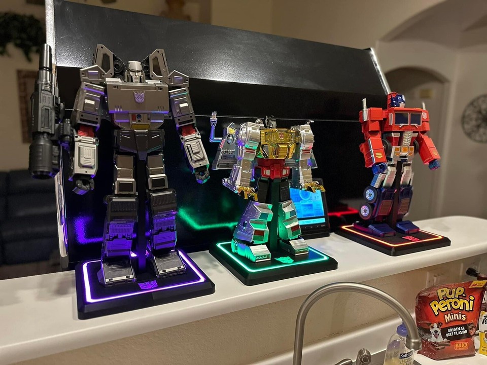Robosen Megatron Light-Up Base Stand (Does Not Come With Figure) | eBay