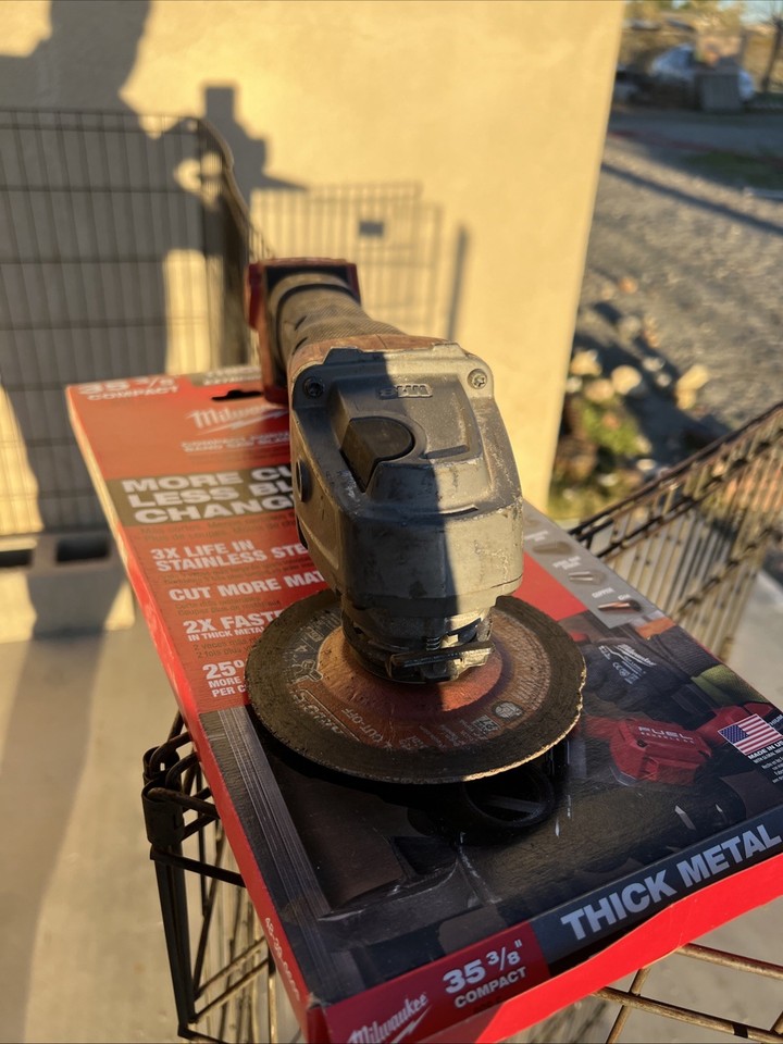 Milwaukee M18 FUEL 18-V Brushless Cordless 4-1/2" / 6" Braking Grinder ...