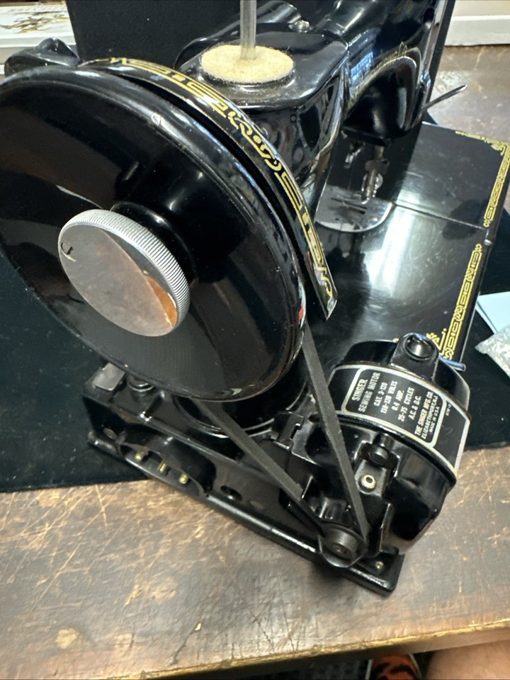 Antique Singer Model 221-1 Featherweight Sewing Machine Case ...