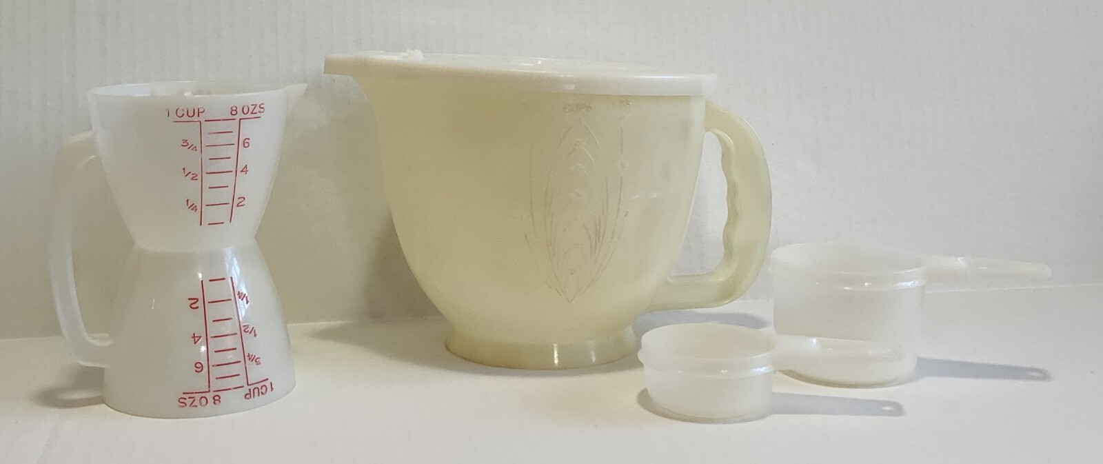 Tupperware Lot - 34 Pieces Measuring Pitcher Hourglass Shaker ...