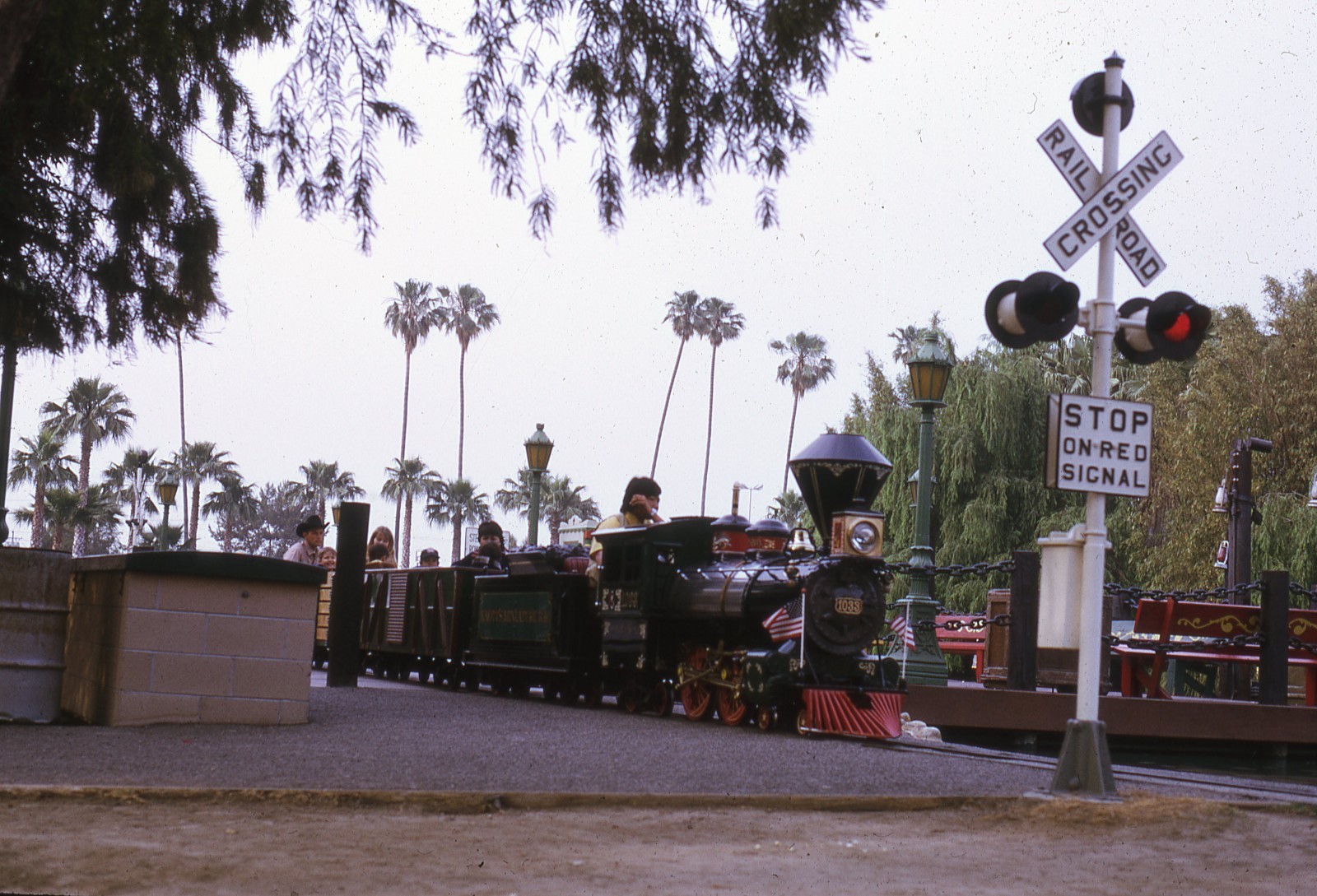 Knotts Berry Farm #1033 1975 Train/Railroad 35mm Technicolor Slide | eBay