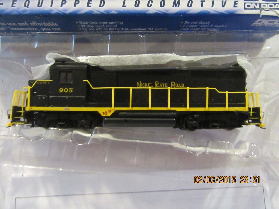 HO Scale Bachmann Nickle Plate Road GP30 Diesel Locomotive. DCC | eBay