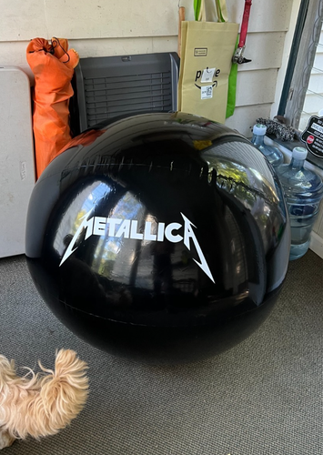 METALLICA 36" BEACH BALLS | LOT OF 33 | DEATH MAGNETIC TOUR MEMORABILIA ...