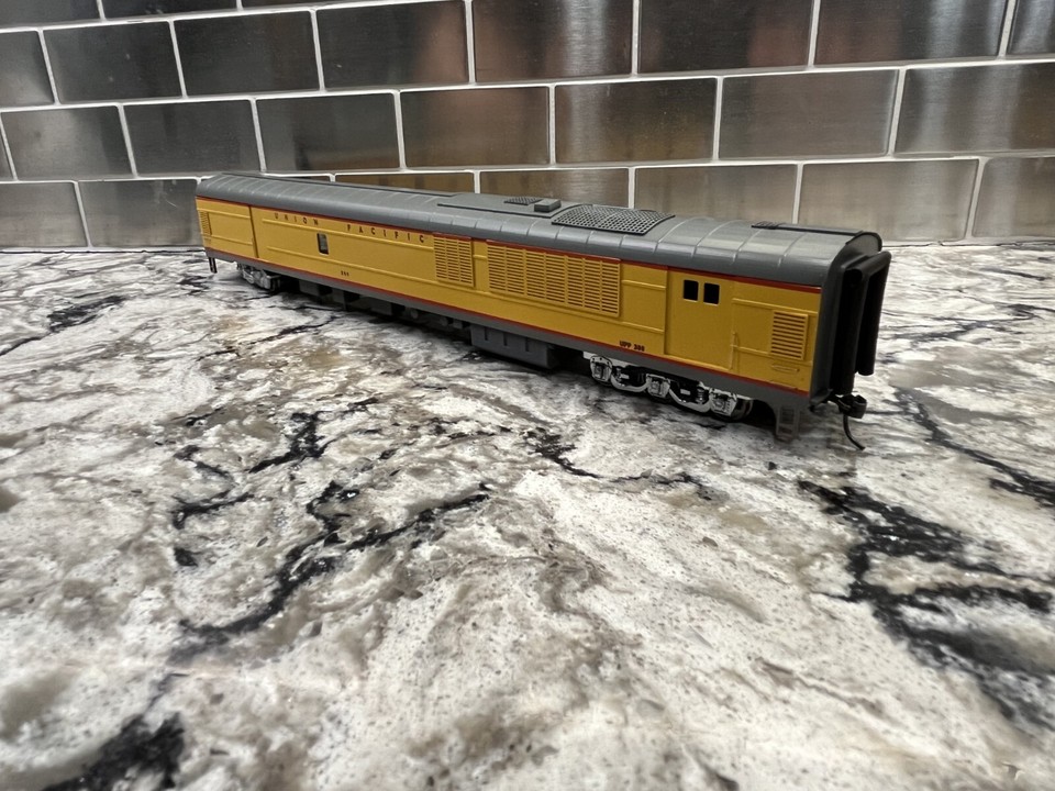 Custom UP Union Pacific 208 Power Car Heritage HO Excursion Car | eBay