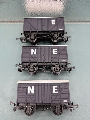 Hornby OO Gauge R6422 Job Lot Of LNER Grey 12 Ton Vans 2606 | eBay
